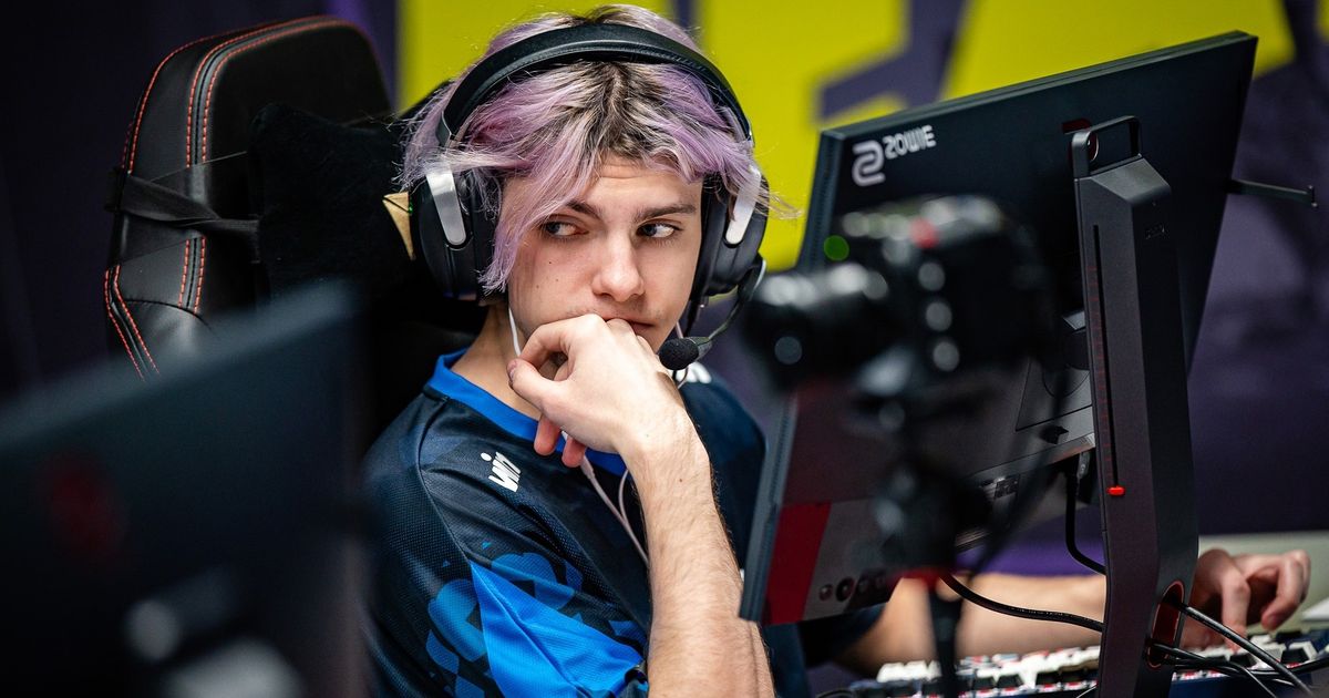 Deko с иронией попросил Valve исправить AWP в CS2